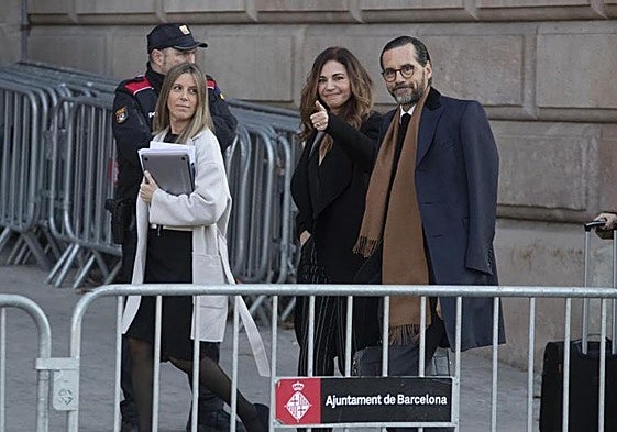 Spanish court increases prison sentence of two paparazzi for snapping topless photos of TV ...